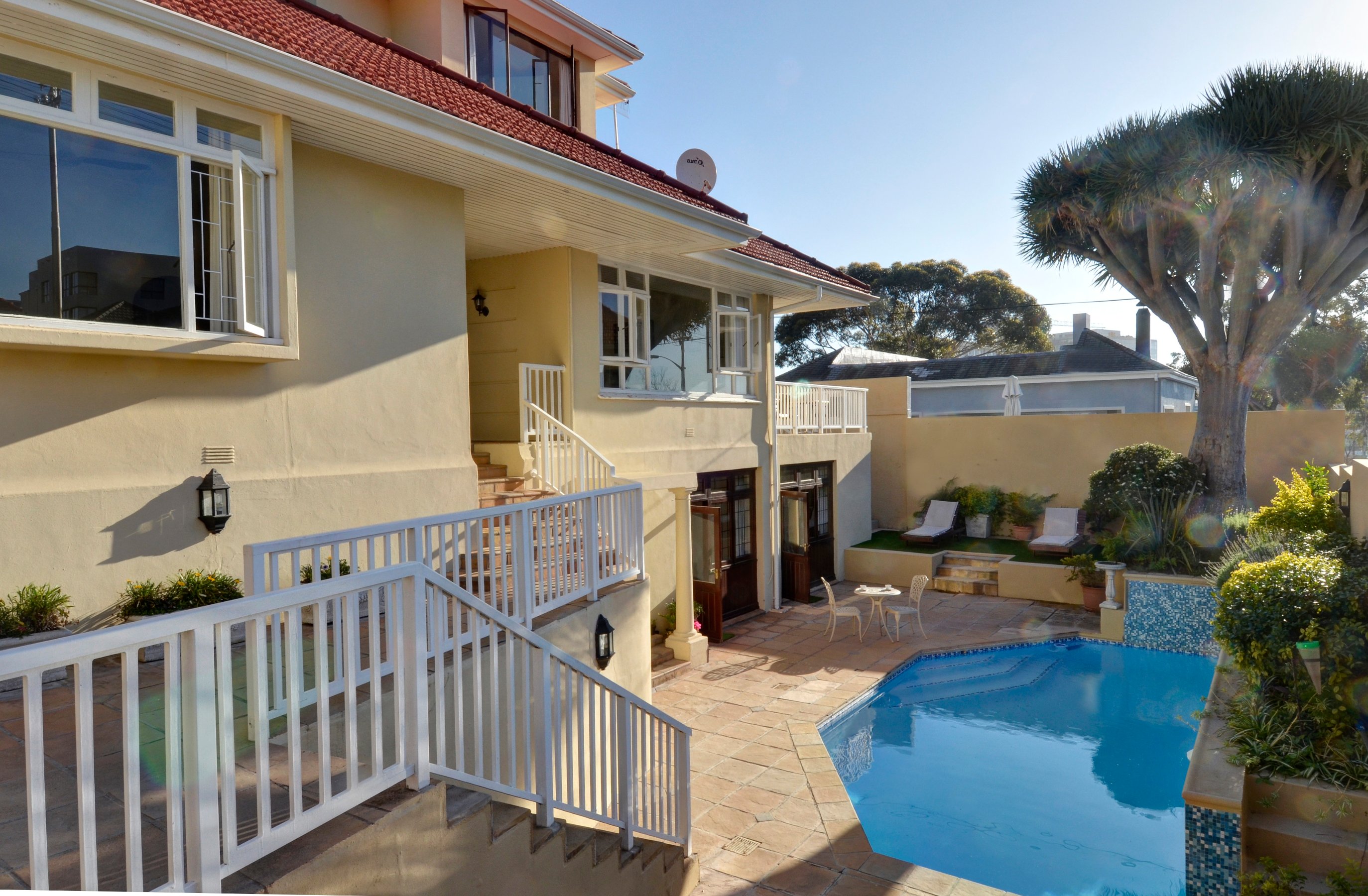 Sundown Manor Guesthouse, Fresnaye, Sea Point, Bed & Breakfast ...